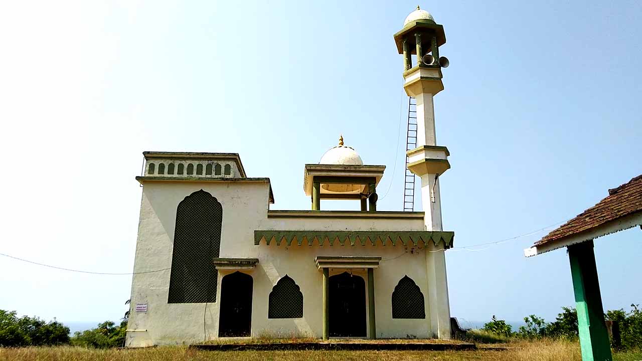 Yakub Baba Darga - Taluka Dapoli Travel